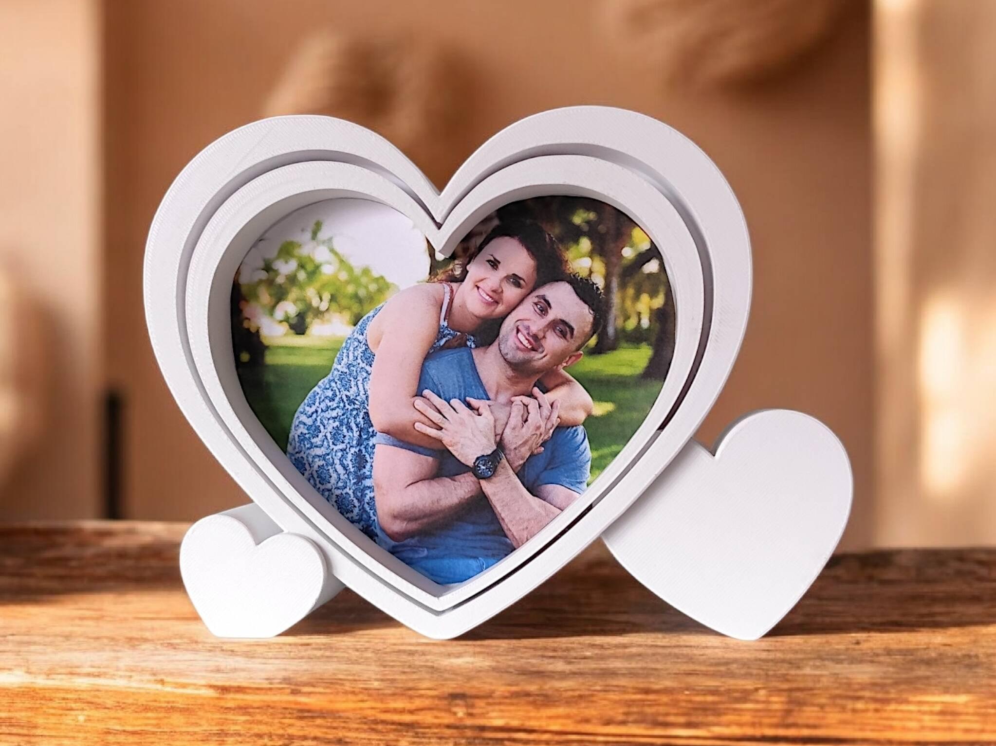 Heart-shaped picture frame with cutting template - Makeronline - More ...